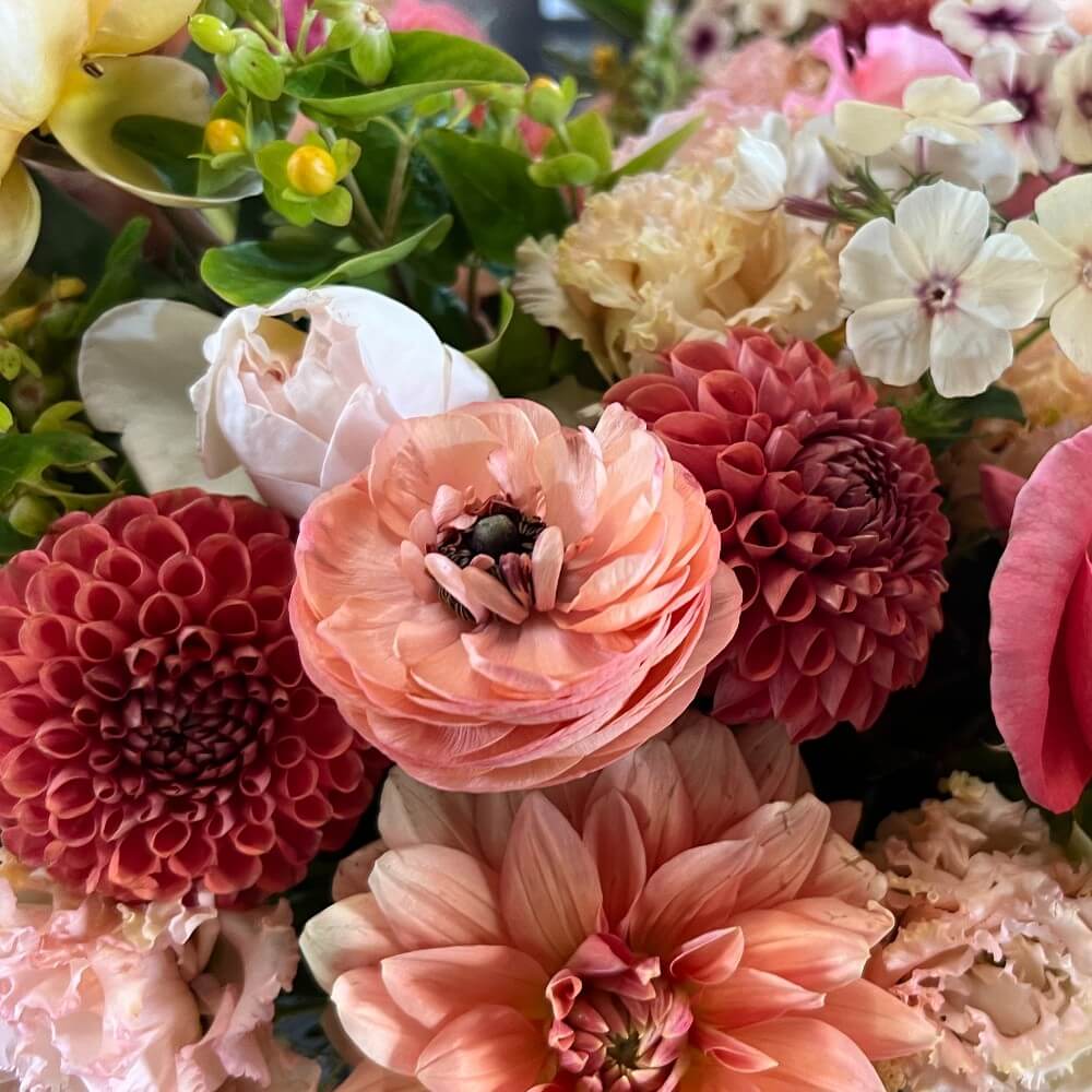 Fresh-Cut Wholesale Flowers by Color for Weddings and Events | Fabulous ...